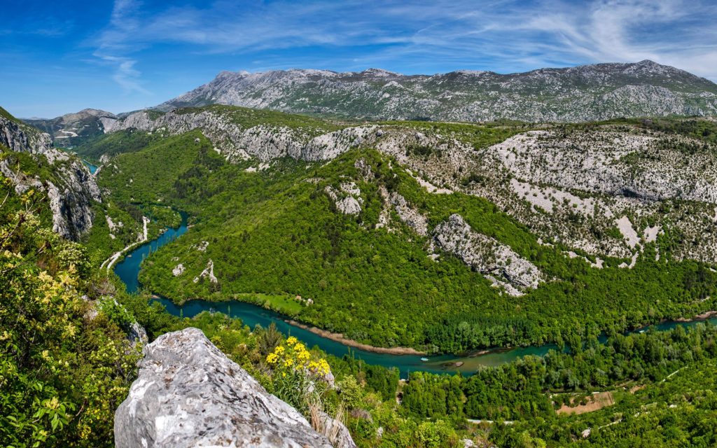 OMNIVIA | Hiking through River Cetina Canyon